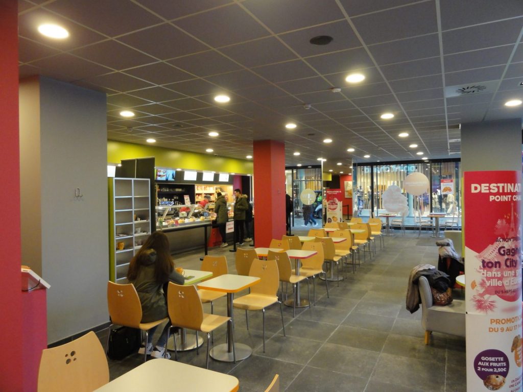 Ce jeudi 9 mars, Point Chaud a ouvert son 48e magasin en Belgique ...